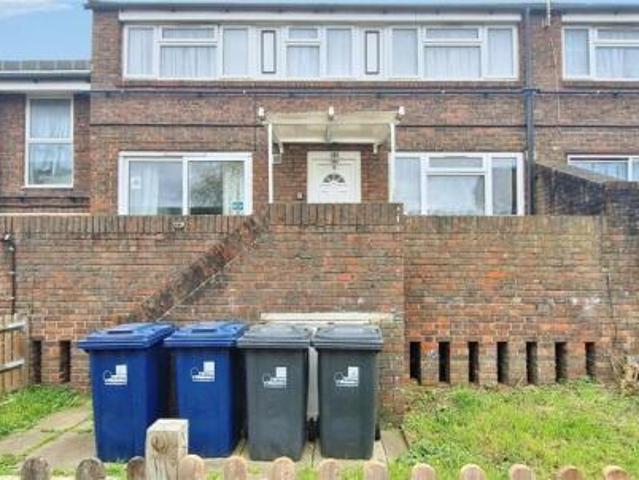 1 bedroom house share for rent in Hermes Walk, Northolt, UB5