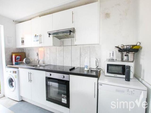 1 bedroom house share for rent in High Street, Harlington, Middlesex, UB3