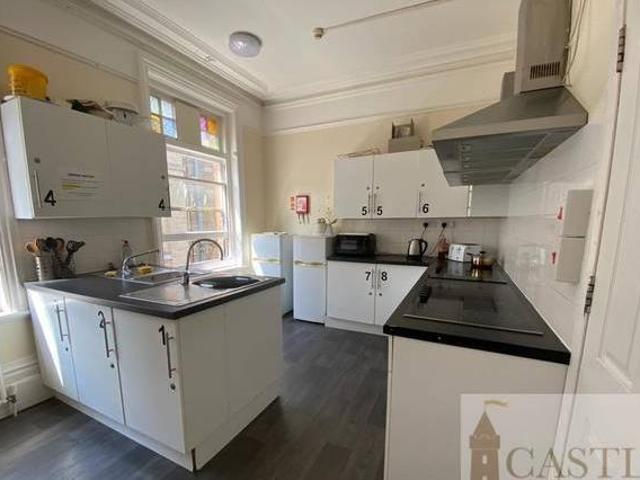 1 bedroom house share for rent in High Street NR32