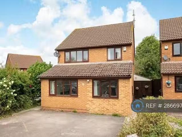 1 bedroom house share for rent in Highfields Close, Stoke Giff.