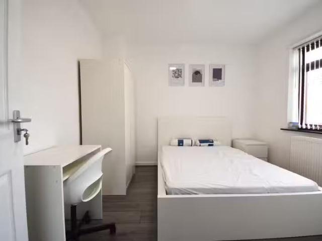 1 bedroom house share for rent in Hipswell Highway, Coventry.