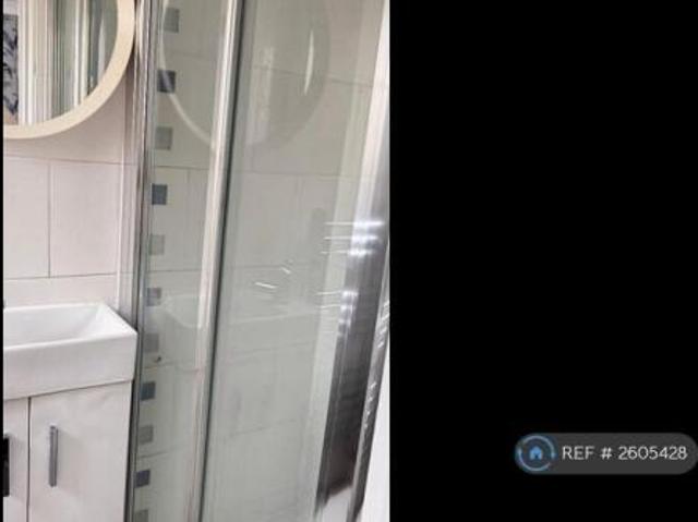 1 bedroom house share for rent in Ilford, IG6