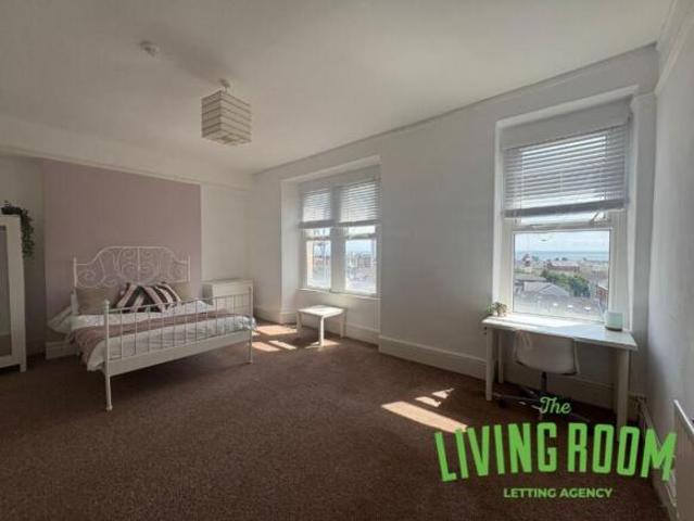 1 bedroom house share for rent in Oaklands Terrace, City Centre, SA1
