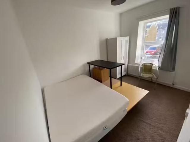1 bedroom house share for rent in Old Park Terrace, Treforest.