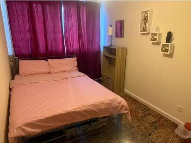 1 bedroom house share for rent in Orsett Terrace, Woodford Gre.