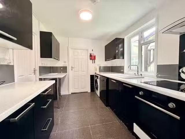 1 bedroom house share for rent in Loughton IG10