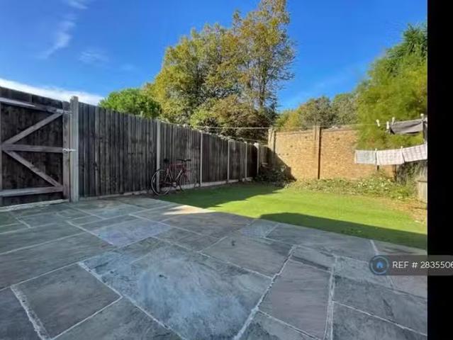 1 bedroom house share for rent in Lower Road, Bromley, BR5