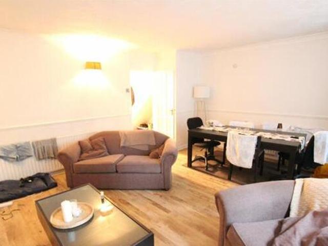 1 Bedroom House Share For Rent In London, Greater London