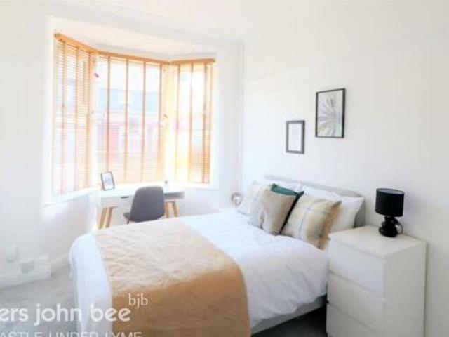 1 Bedroom House Share For Rent In London Road