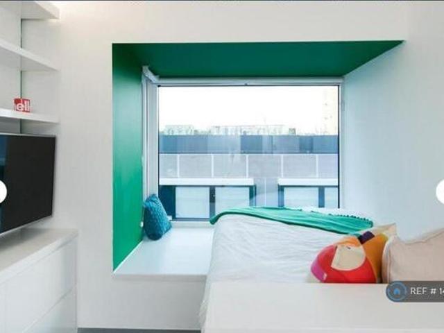 1 Bedroom House Share For Rent In London