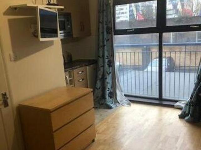 1 Bedroom House Share For Rent In London