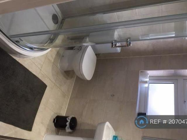 1 Bedroom House Share For Rent In London
