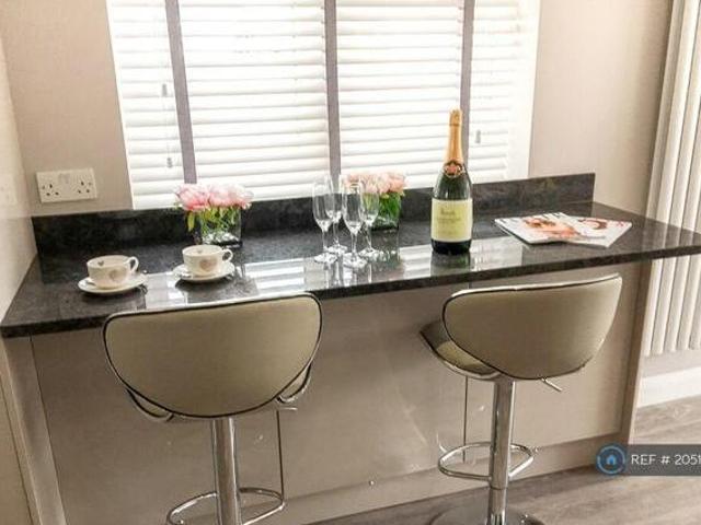 1 Bedroom House Share For Rent In London