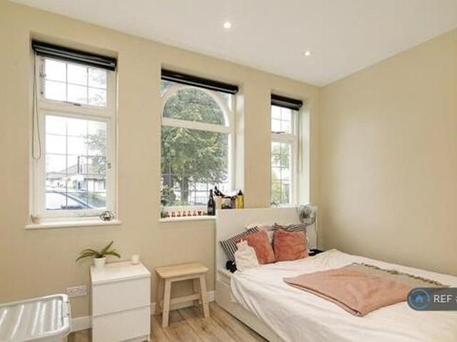 1 Bedroom House Share For Rent In London