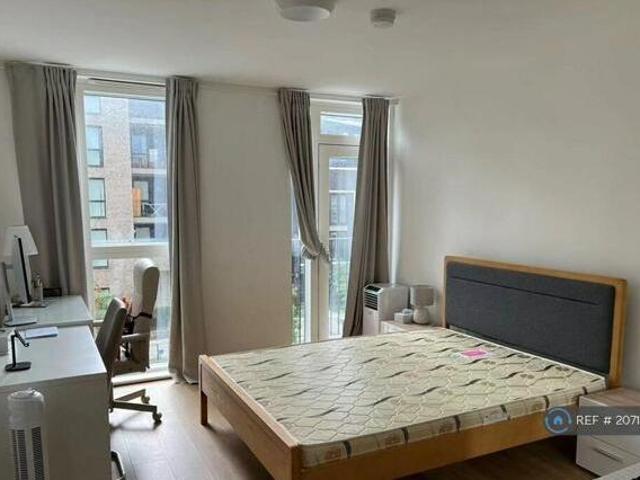 1 Bedroom House Share For Rent In London