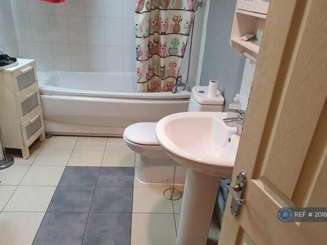 1 Bedroom House Share For Rent In London