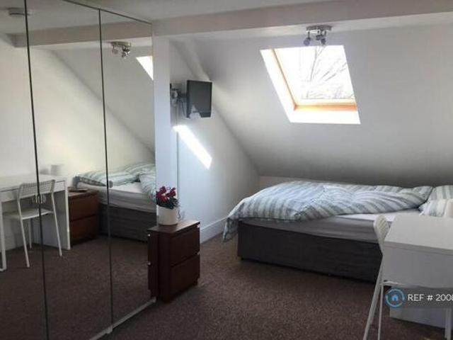 1 Bedroom House Share For Rent In London