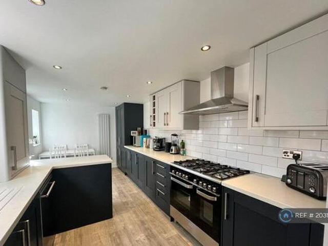 1 Bedroom House Share For Rent In London