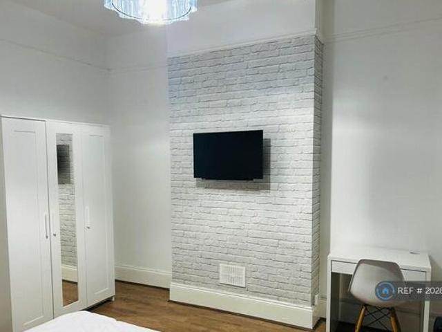 1 Bedroom House Share For Rent In London