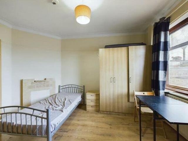 1 Bedroom House Share For Rent In London