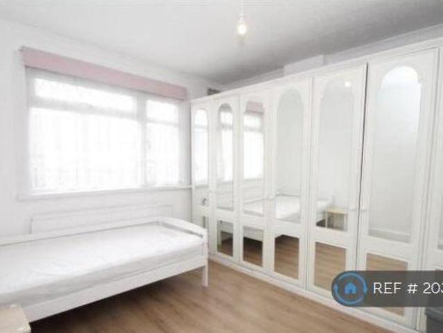 1 Bedroom House Share For Rent In London