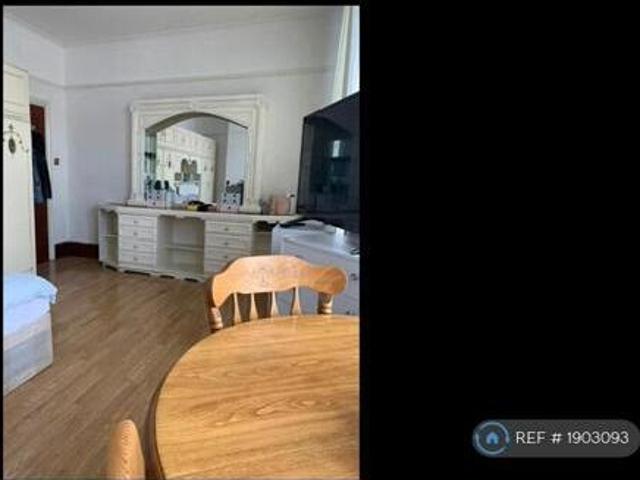 1 Bedroom House Share For Rent In London