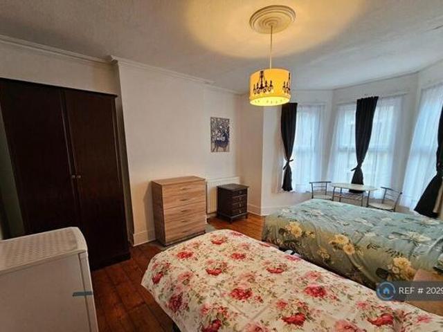 1 Bedroom House Share For Rent In London