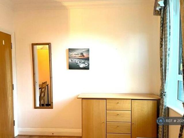 1 Bedroom House Share For Rent In London