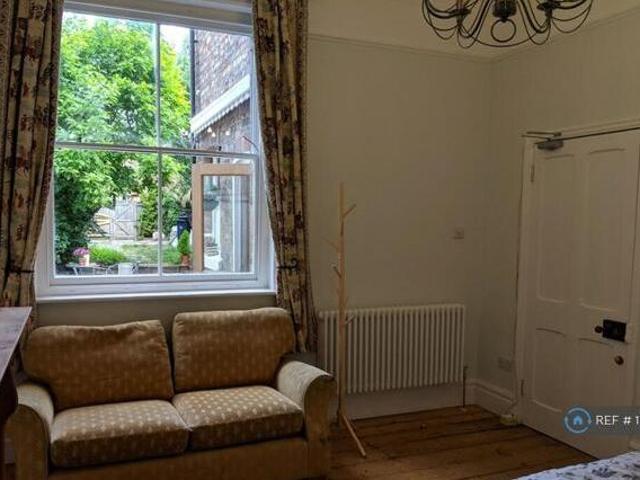 1 Bedroom House Share For Rent In London