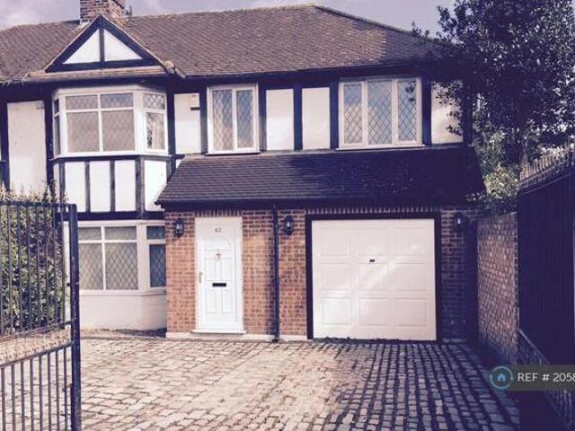 1 Bedroom House Share For Rent In London