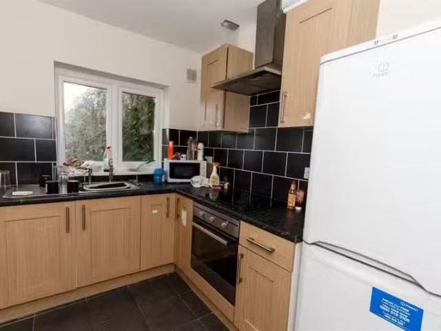 1 bedroom house share for rent in Laura Street, Treforest, Pon.