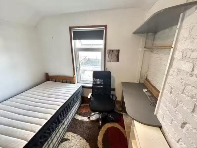 1 bedroom house share for rent in Lawn Terrace, Treforest,, C.