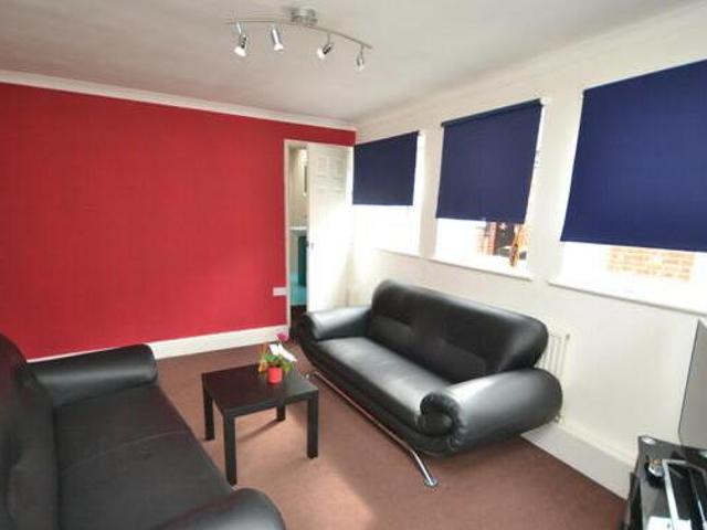 1 Bedroom House Share For Rent In Lilac Crescent