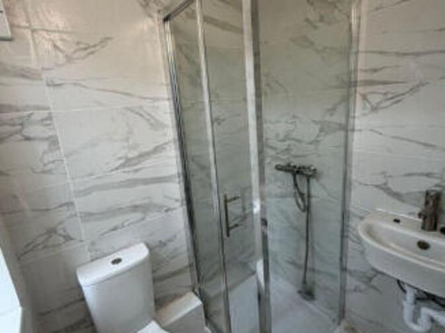 1 bedroom house share for rent in Liphook Close, Hornchurch, RM12