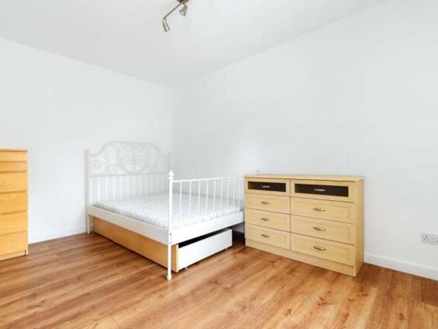 1 bedroom house share for rent in Luxury Room, SL6