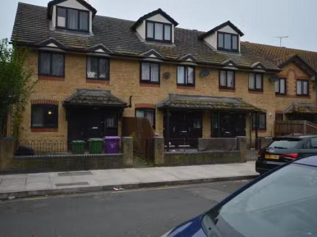 1 bedroom house share for rent in Lukin Street, Shadwell, E1 0.