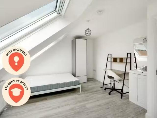 1 bedroom house share for rent in Monks Park Avenue, Bristol.