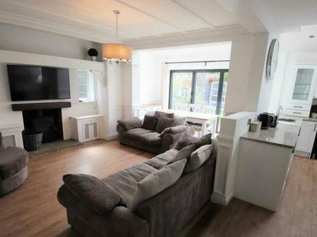 1 bedroom house share for rent in Moorside Road Urmston M41
