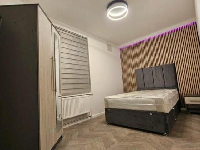 1 bedroom house share for rent in Morden, SM4