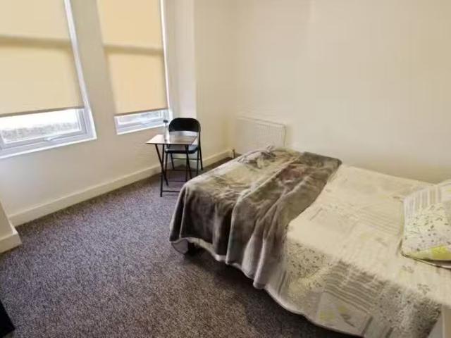 1 bedroom house share for rent in Marlborough Grove, Prenton.