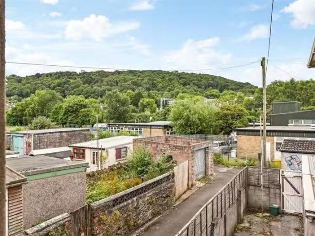 1 bedroom house share for rent in Meadow Street, Treforest, Po.