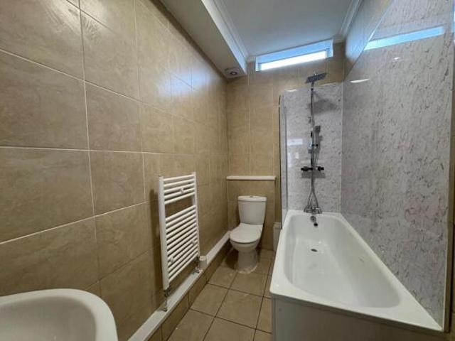 1 bedroom house share for rent in Meredith Street, L19 2PR ROOM LET, L19