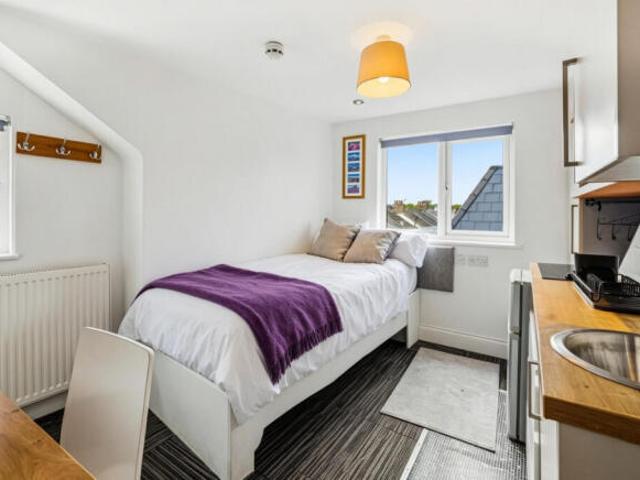 1 bedroom house share for rent in Milton Road, Westcliff on sea, SS0