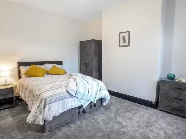 1 bedroom house share for rent in North Lodge Terrace, Darling.