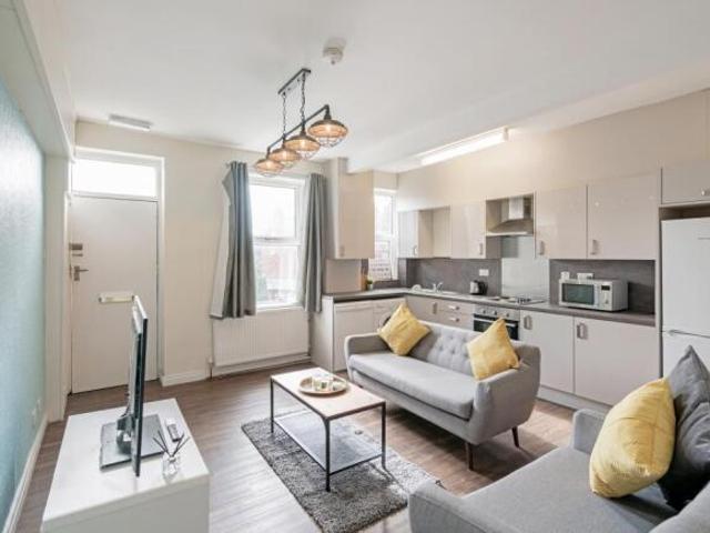 1 bedroom house share for rent in North Lane, Leeds, LS6