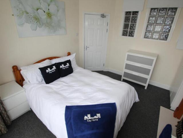 1 bedroom house share for rent in Northampton, NN4