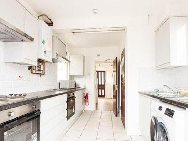 1 Bedroom House Share For Rent In Northcote Avenue