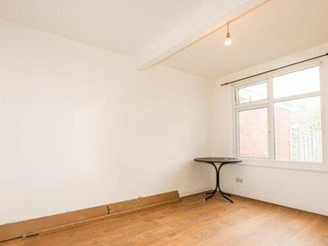 1 Bedroom House Share For Rent In Northcote Avenue
