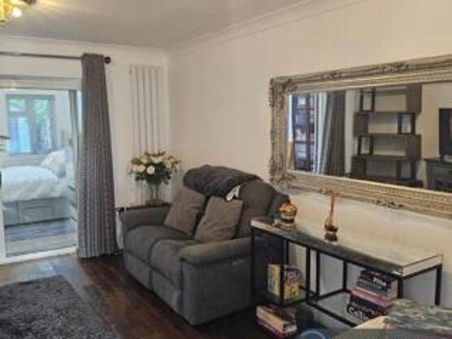 1 bedroom house share for rent in Newbury Close, Dartford, DA2