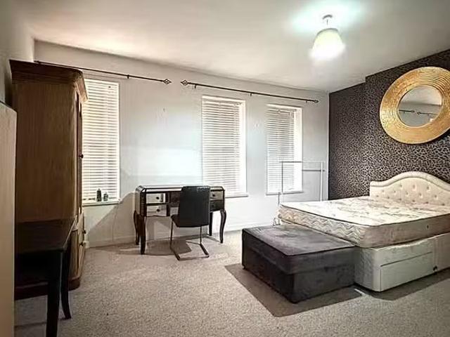 1 bedroom house share for rent in Ninian Park Road, Riverside.
